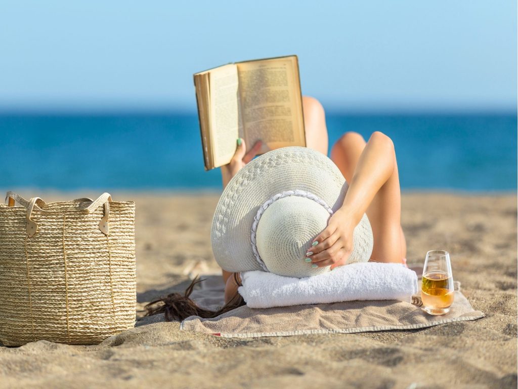 Season's Readings with the Best Books to Bring on Your Holiday Vacation ...