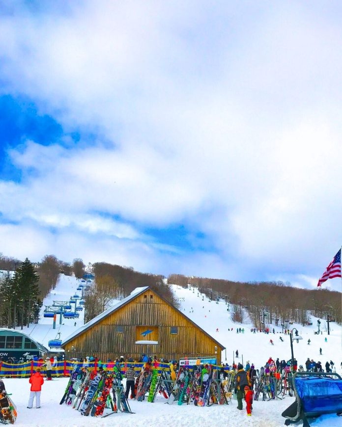 9 Places to Ski and Snowboard in Vermont - Shorelines Illustrated
